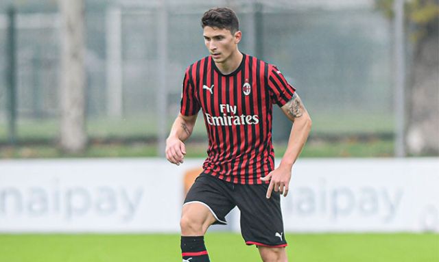 Official: AC Milan defender Mattia Caldara completes return to Atalanta
