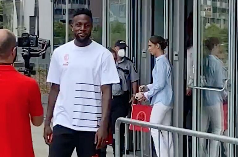 Watch: Divock Origi salutes fans outside Casa Milan - his confirmed ...