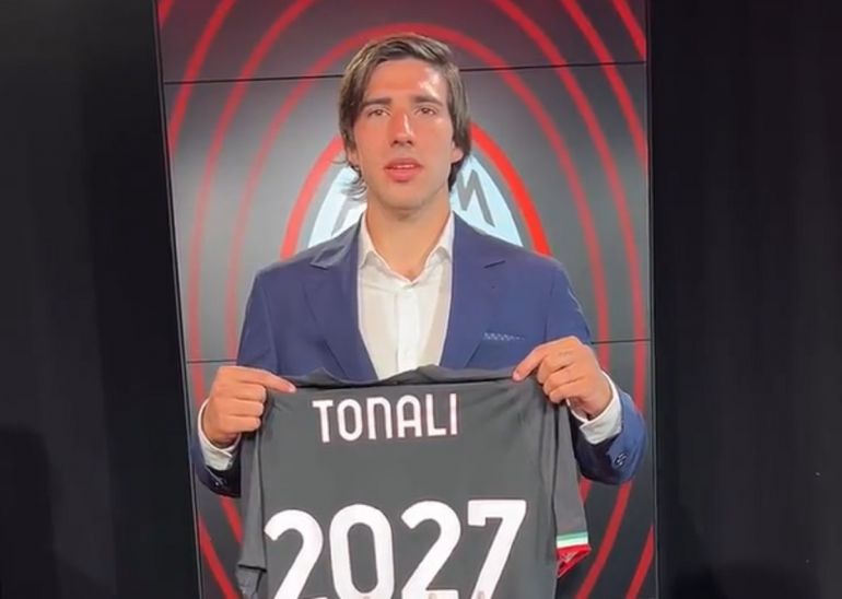 Watch: Tonali expresses 'deep' love for Milan after completing his renewal