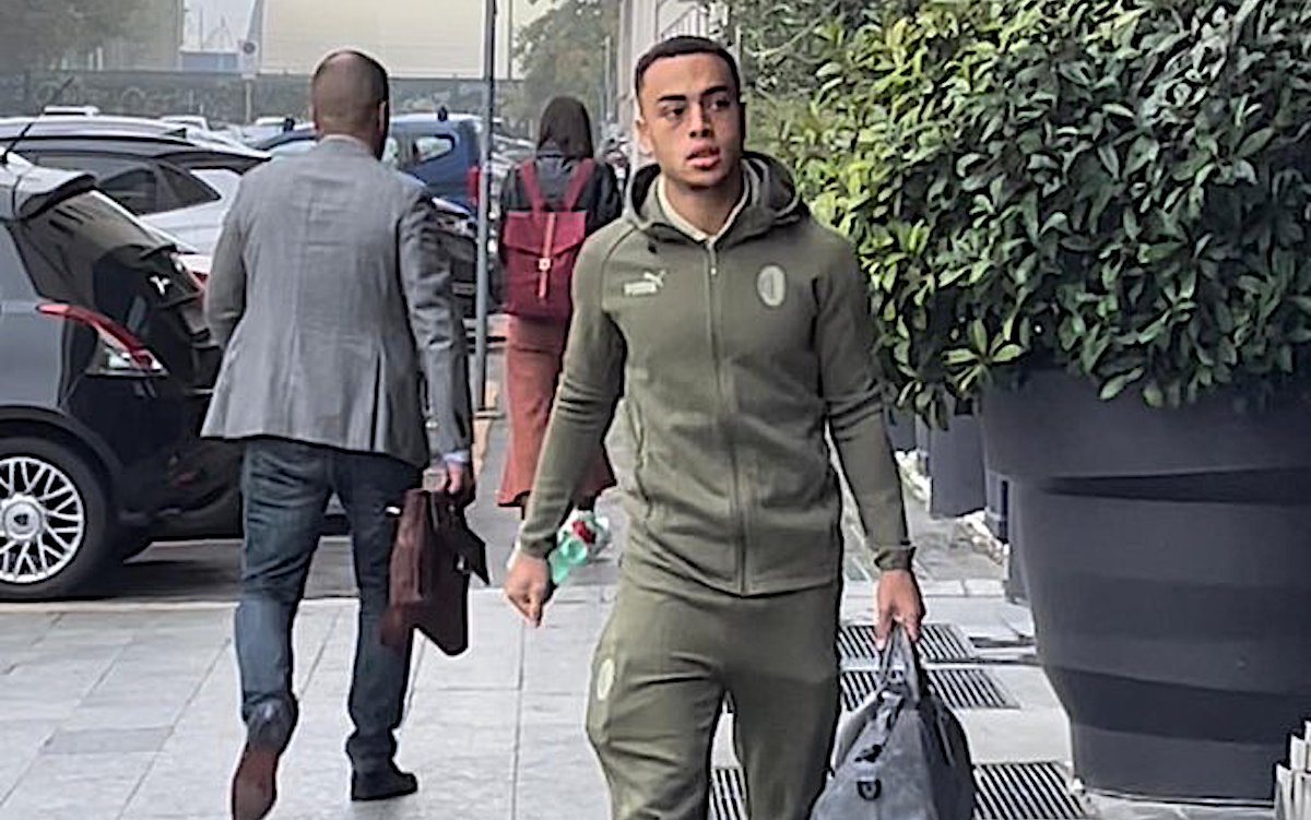 MN: Milan team report to hotel ahead of Salzburg game - full-back is ...