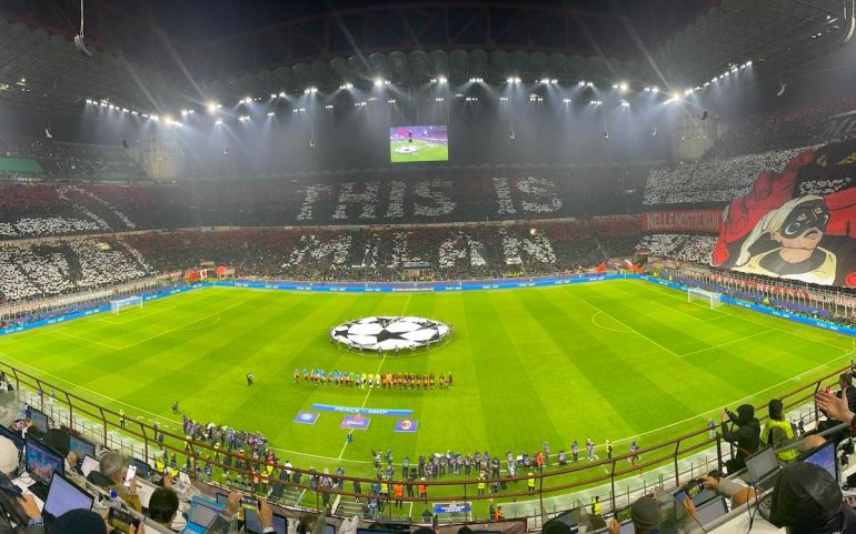 Watch: Curva Sud and all fans create incredible display before Napoli ...