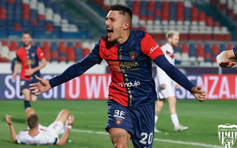 GdS: Milan believe in Nasti after his big goals for Cosenza - the plan ...