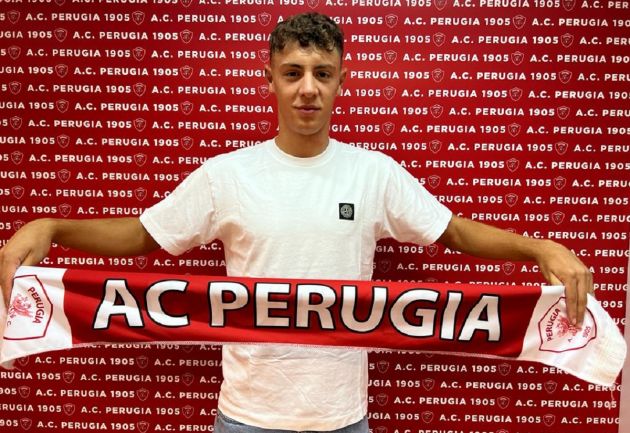 Official: AC Milan confirm left-back starlet has joined Perugia on loan