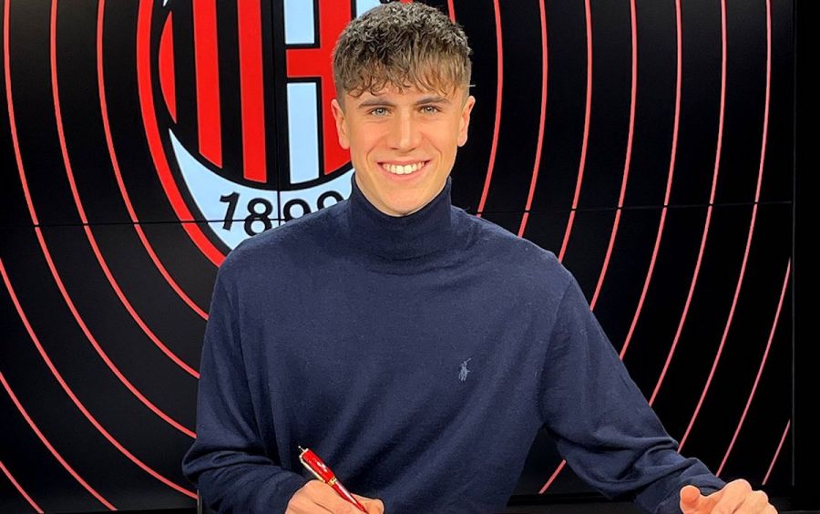 Official: Federico Colombo signs first professional contract with Milan ...
