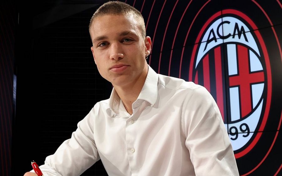 Official: Vittorio Magni signs contract renewal with AC Milan until ...