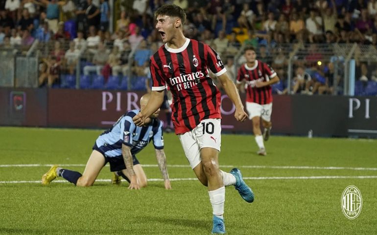 Official: AC Milan announce Mattia Liberali has joined Catanzaro ...