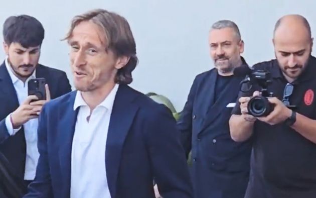 Modric lands at Malpensa airport ahead of Milan signing - video